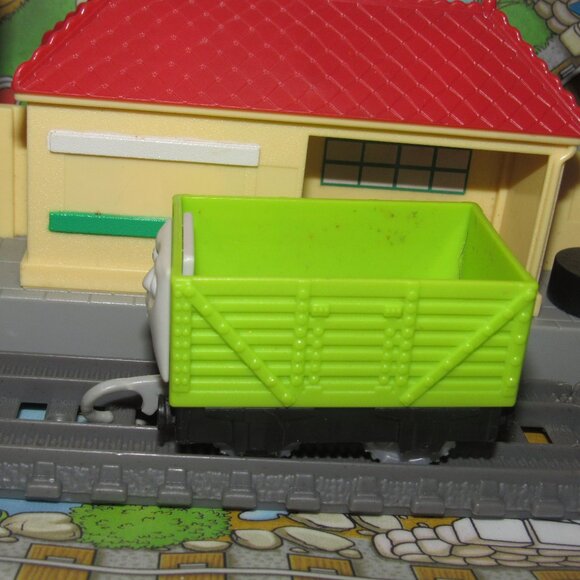 Thomas & Friends | Toys | Thomas Trackmaster Motorized Train Engine ...